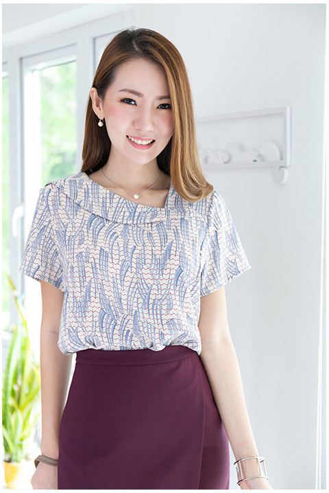 NT2070 One Side Collar Graphic Blouse – Cornflower – Narinarishop.com