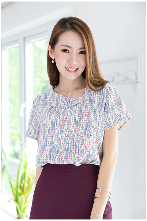 NT2070 One Side Collar Graphic Blouse – Cornflower – Narinarishop.com