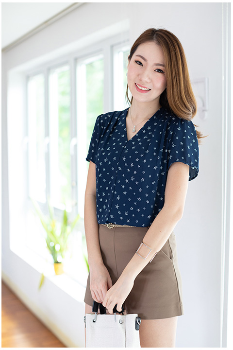 MT0601 V-Collar Starry Blouse – Navy Blue – Narinarishop.com
