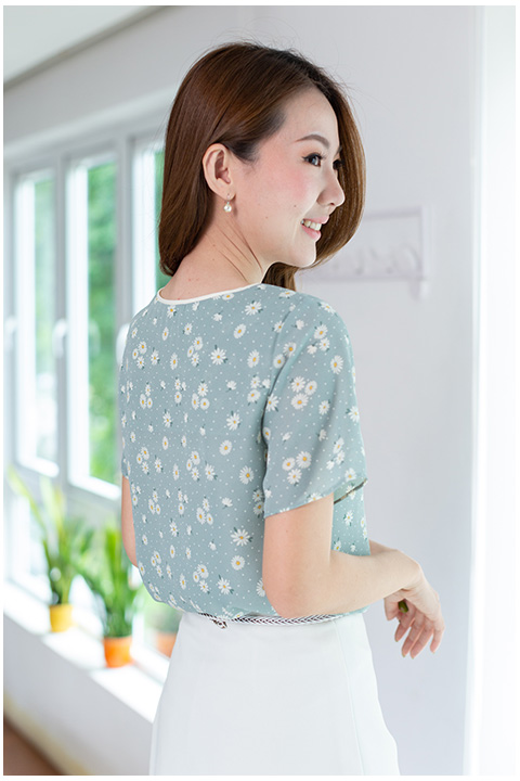 MT3201 Bow Neckline Daisy Blouse – Light Blue – Narinarishop.com
