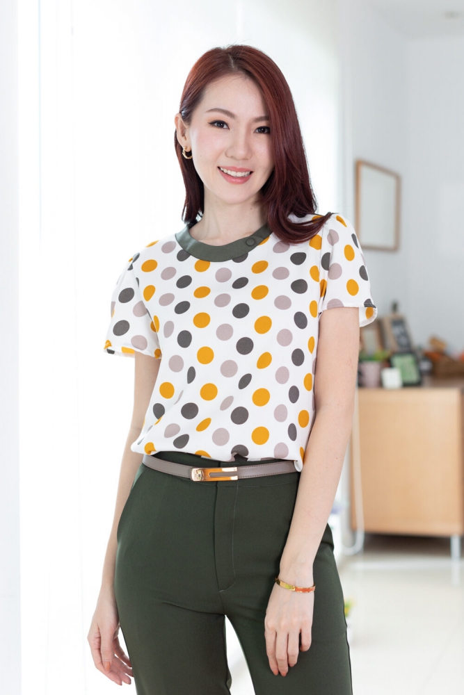 MT2001 Keyhole Neck Blomma Blouse – Off-White – Narinarishop.com