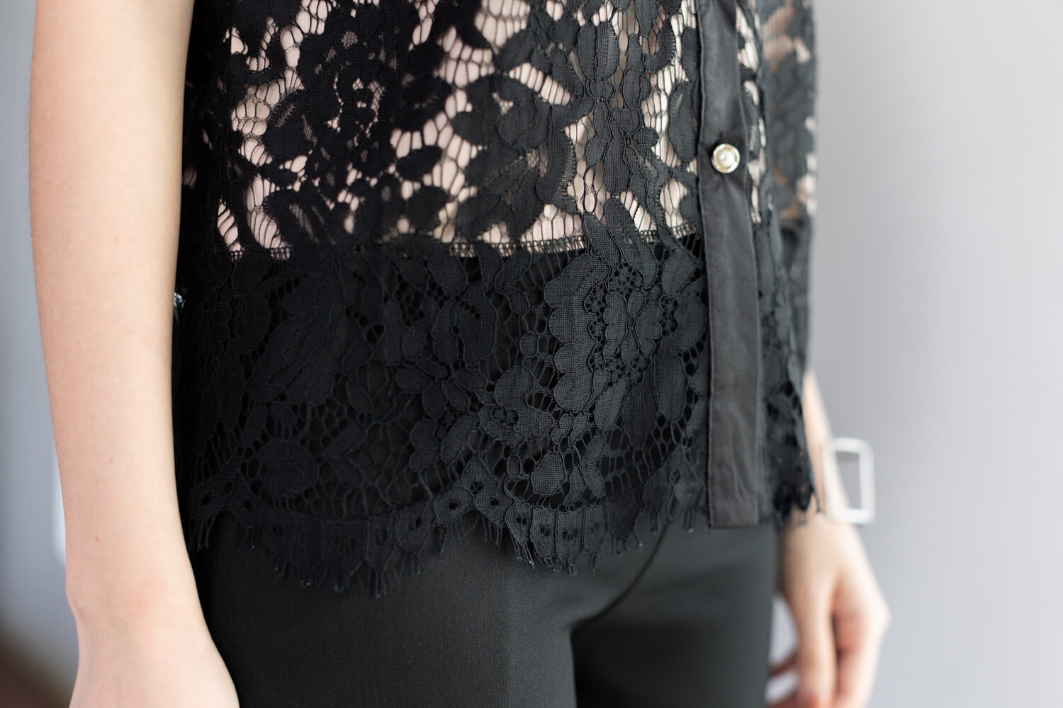 NT2398 Lace Sleeveless Shirt – Black – Narinarishop.com