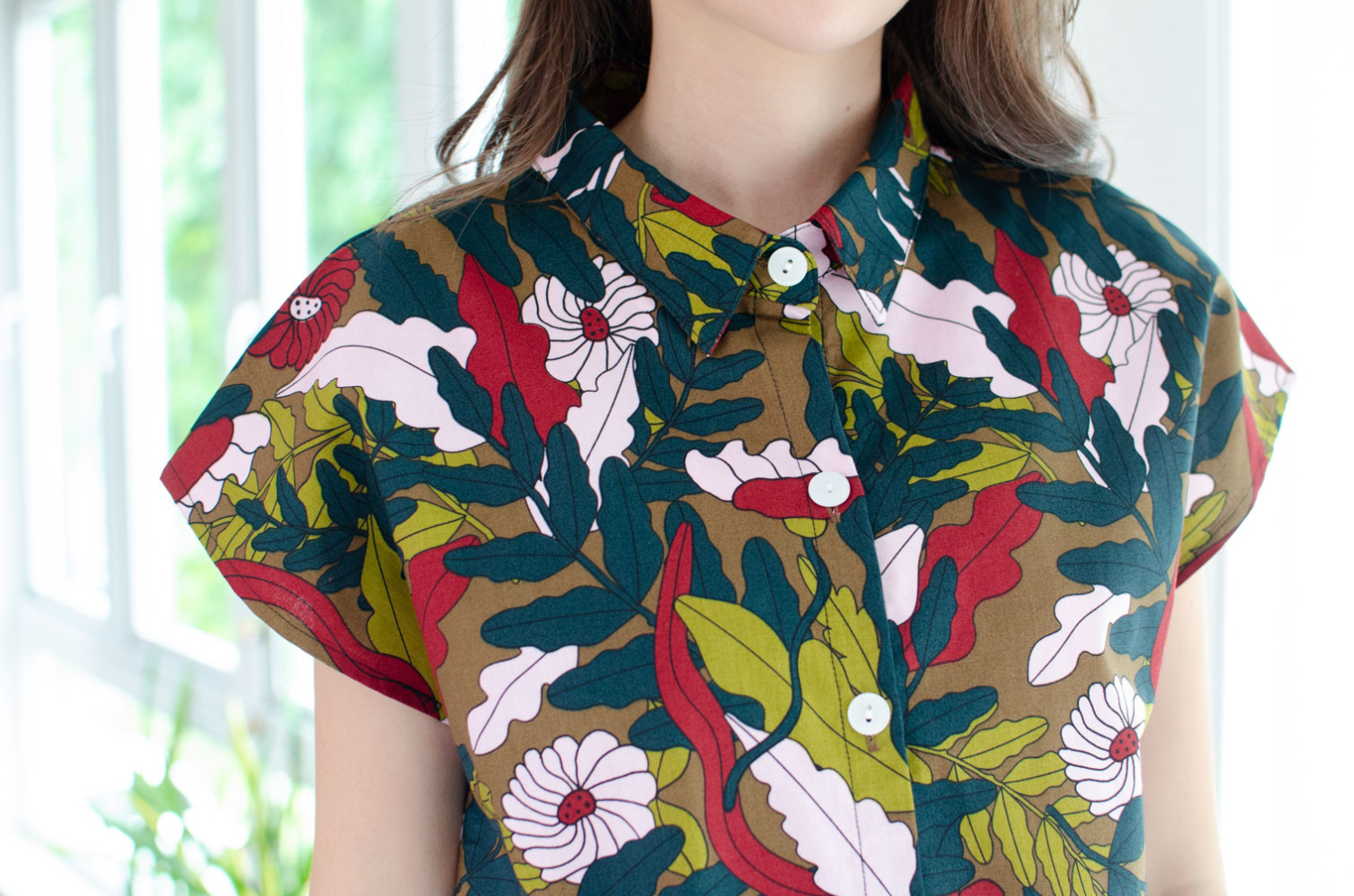 MT0202 Petal Sleeve Polka Dot Blouse – Chocolate Brown – Narinarishop.com