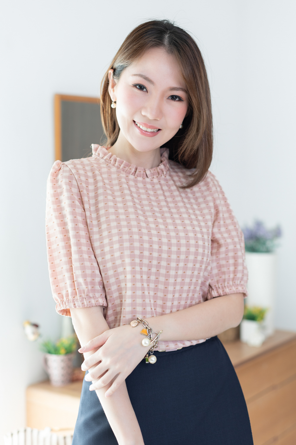NT2457 Ruff Collar Textured Gingham Blouse – Faded Peach – Narinarishop.com